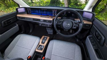 Honda e review: interior, dashboard & infotainment | DrivingElectric